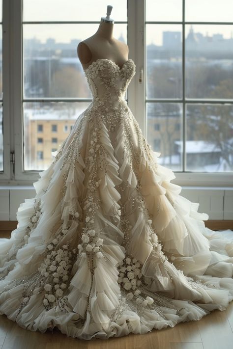 Princess Ball Gown Sweetheart Neckline Pleats White Tulle Wedding Dres ...